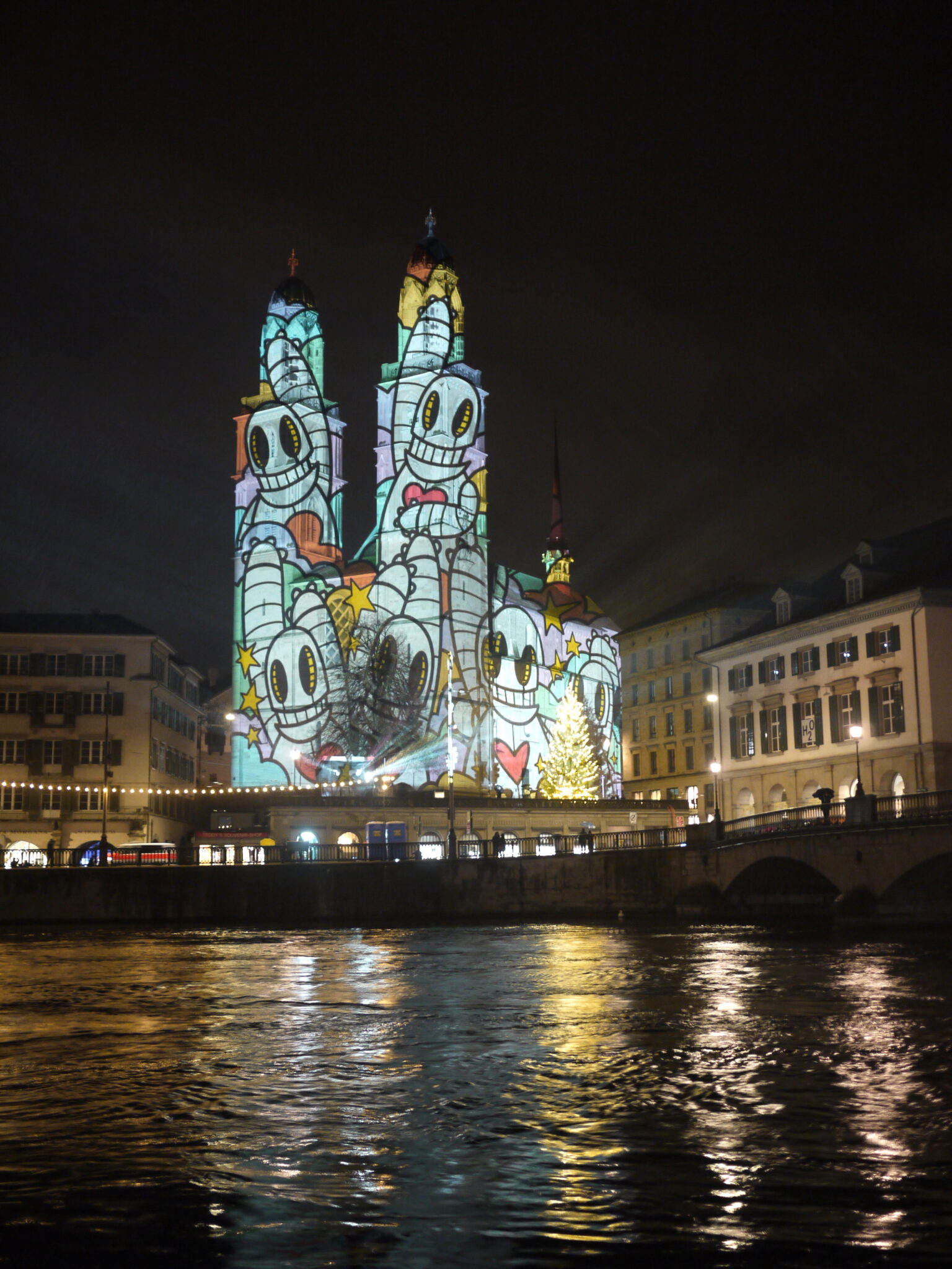 Oibot Fiesta Projection on Grossmünster Zürich, 31. Dez. 2023 Liecht ...